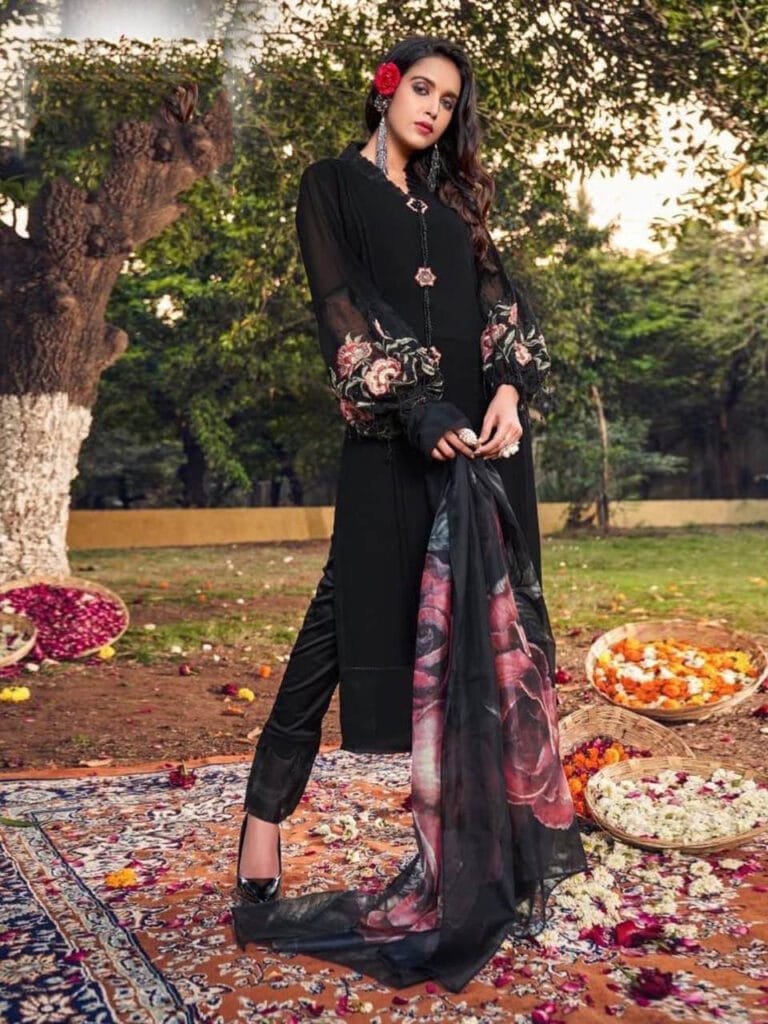 Pakistani Suits In Dubai - Pakistani Suits - SareesWala.com