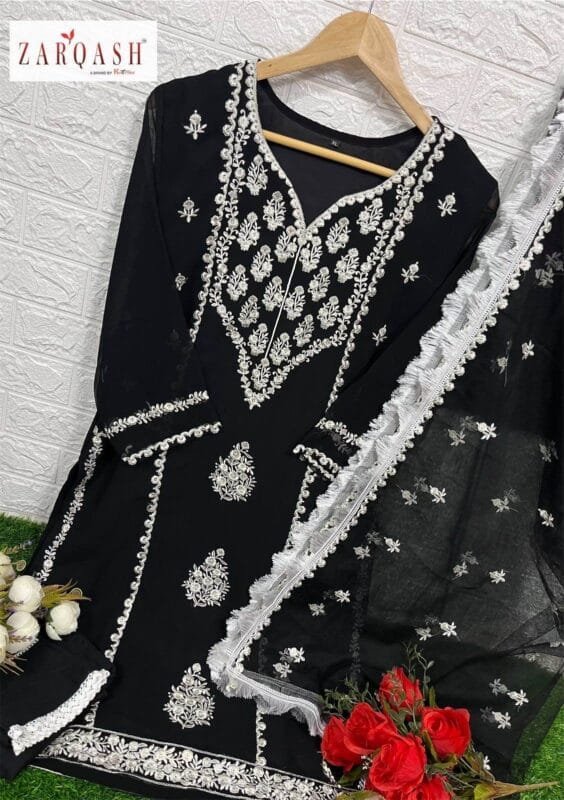 Pakistani Ladies Suit Design - SareesWala.com