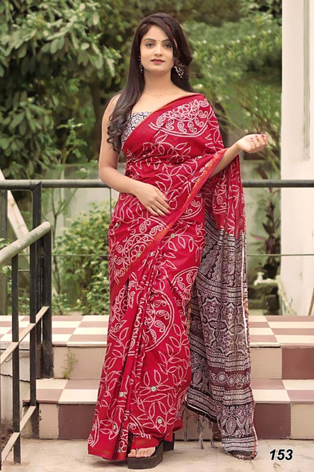 Blood Red Colour PURE MULMUL COTTON GADHWAL BODAR Saree - SareesWala.com